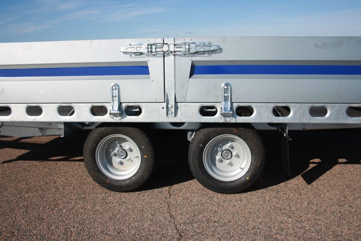 Kjøp Multihenger 3500 kg med aluminiumsgulv og tipp | Biltransporthengere