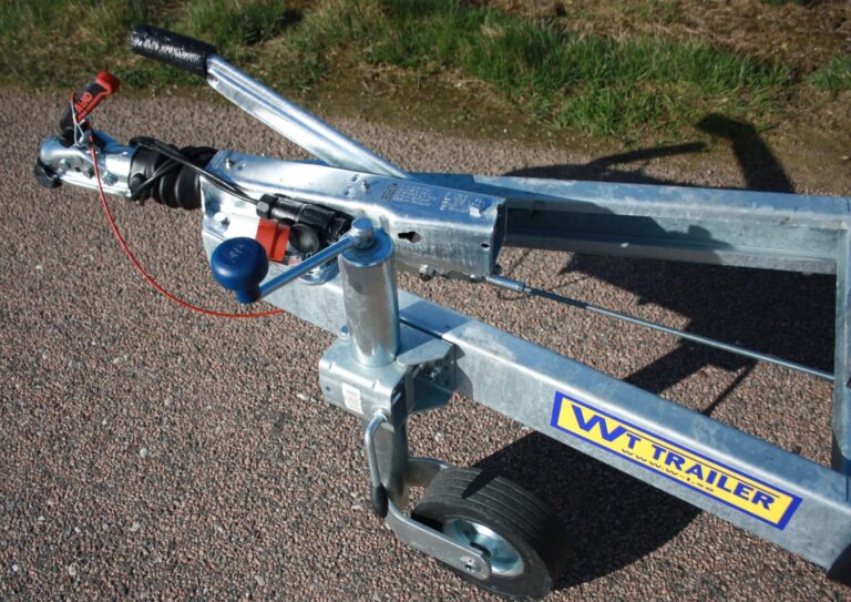 Kjøp Multihenger 3500 kg med aluminiumsgulv og tipp | Biltransporthengere